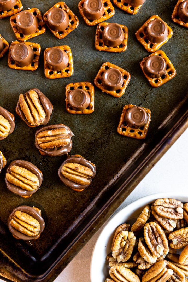 Rolo Pretzel Turtles - The Culinary Compass